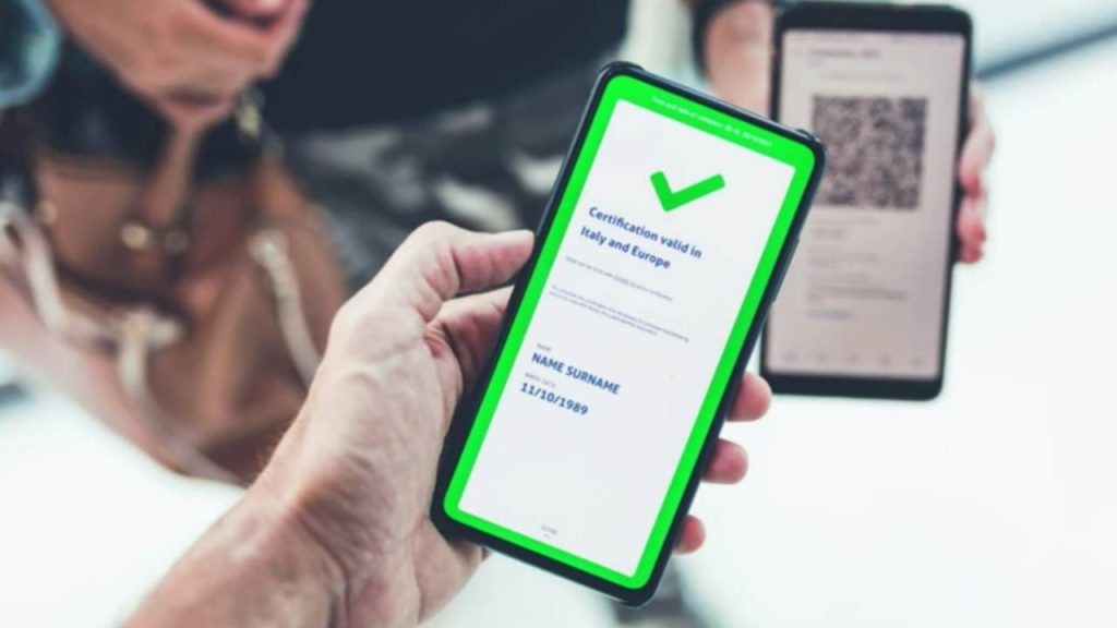 Ora è ufficiale: non ci libereremo mai più del Green Pass - Notizie.com