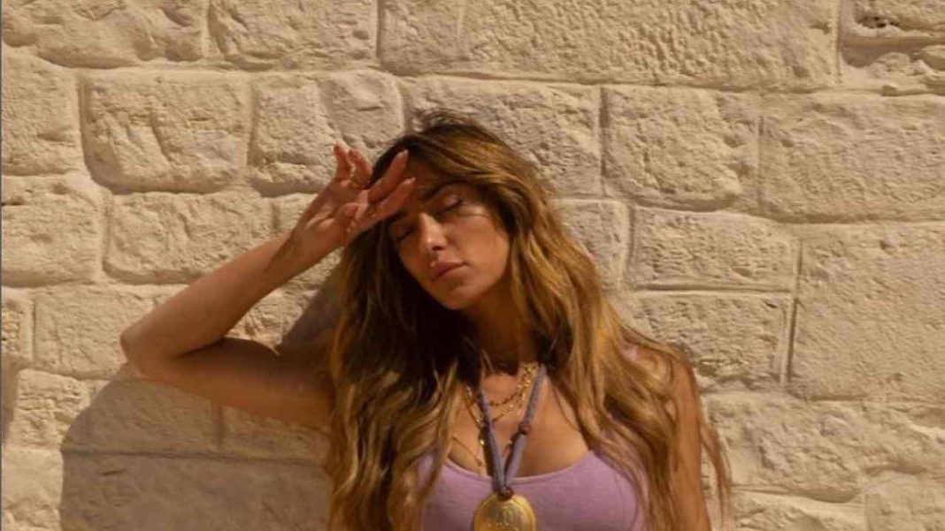 Soleil Sorge, è lei la regina dell'estate: lo scatto in bikini è boom di like - Notizie.com