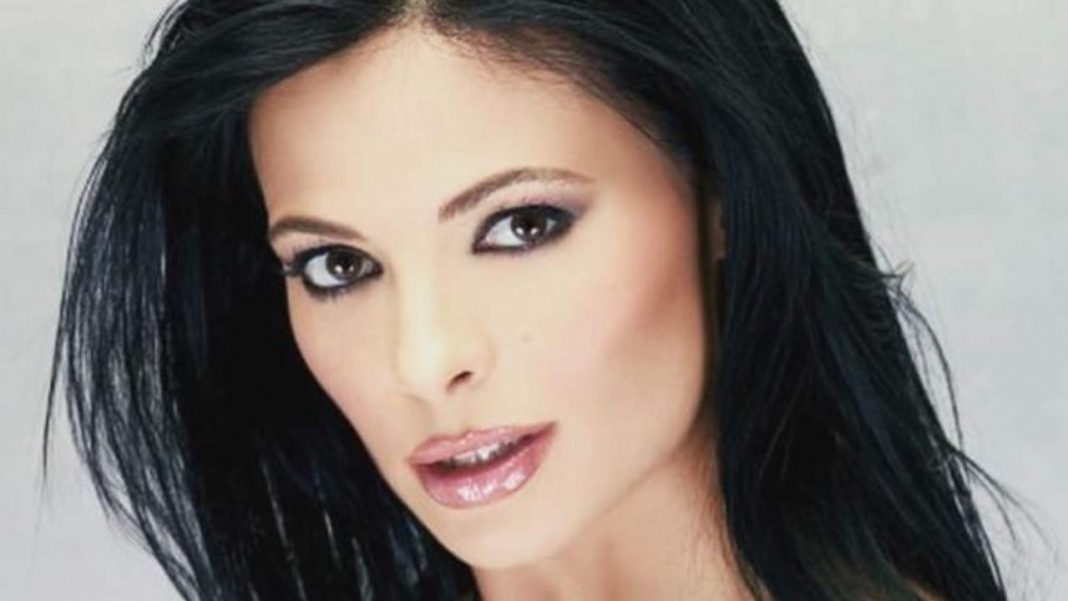 Ricordate Natalia Estrada? Ecco cosa fa oggi la showgirl