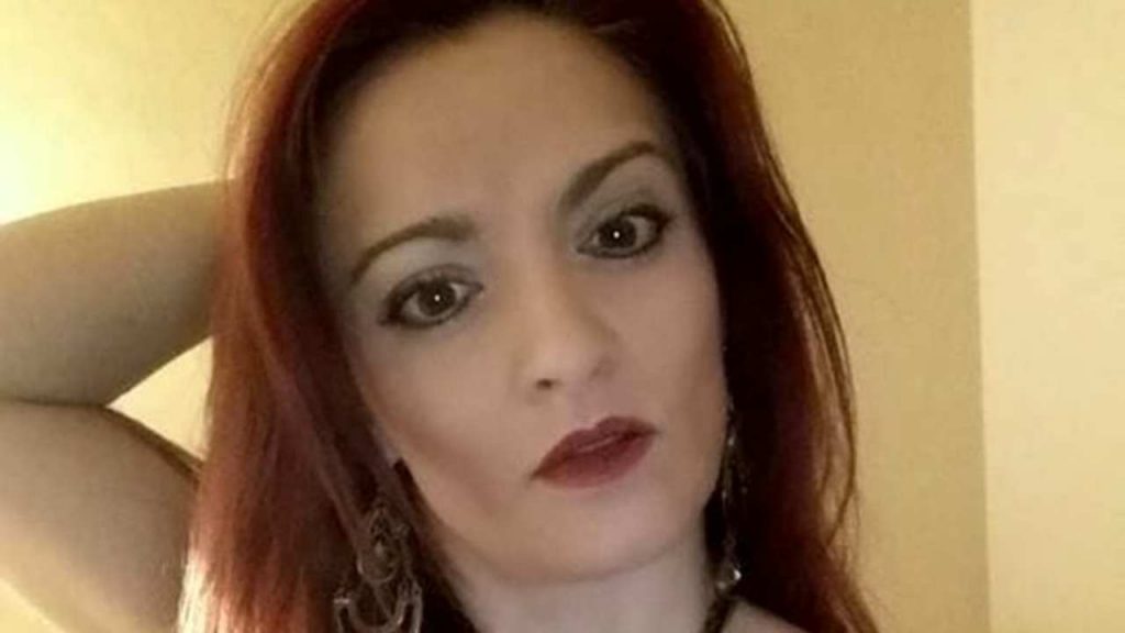 Da giornalista a pornostar: ecco la storia di Maria Giovanna, ora Mary ...