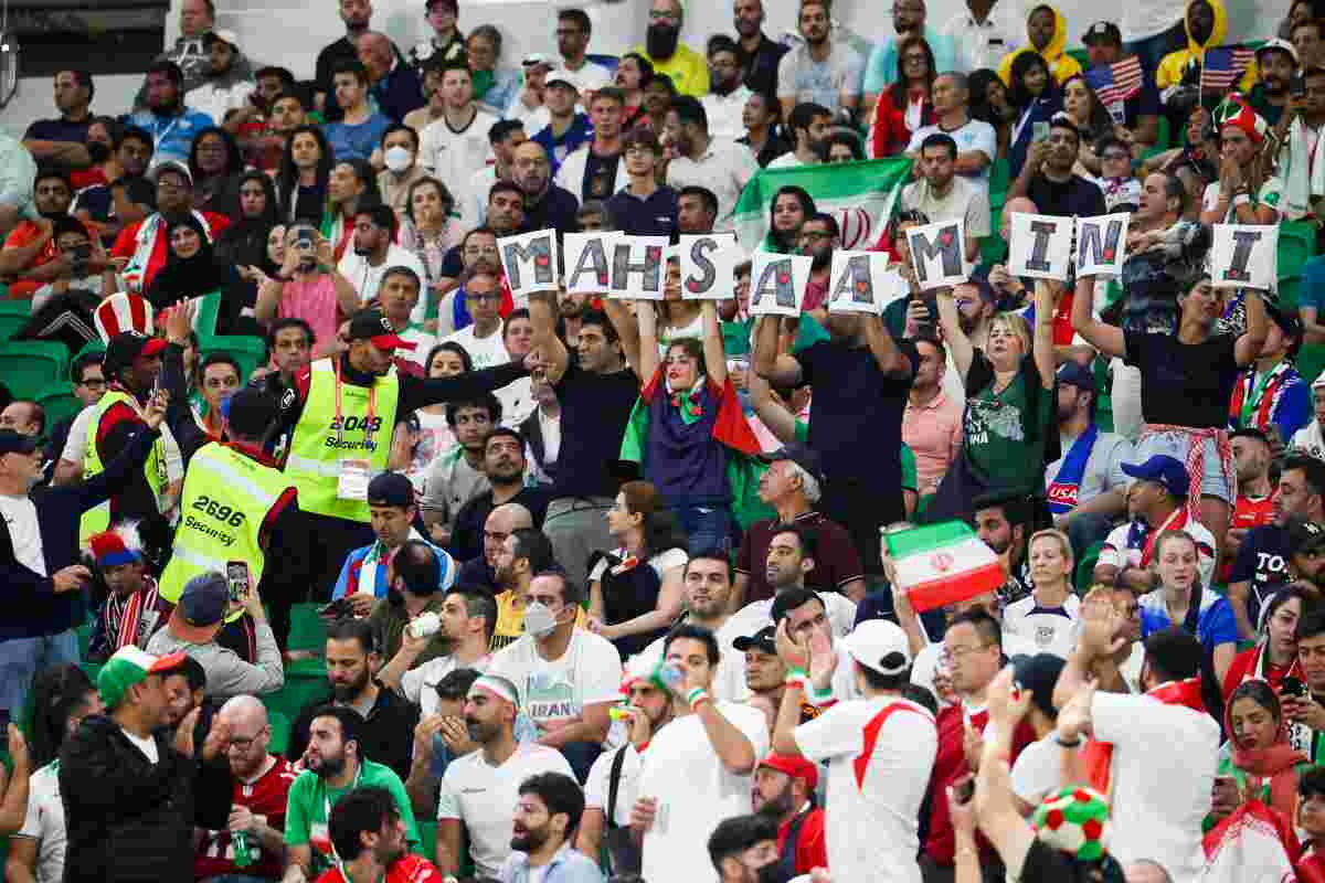 Iran, calciatore condannato a 26 anni per Iran, calciatore condannato a 26 anni per