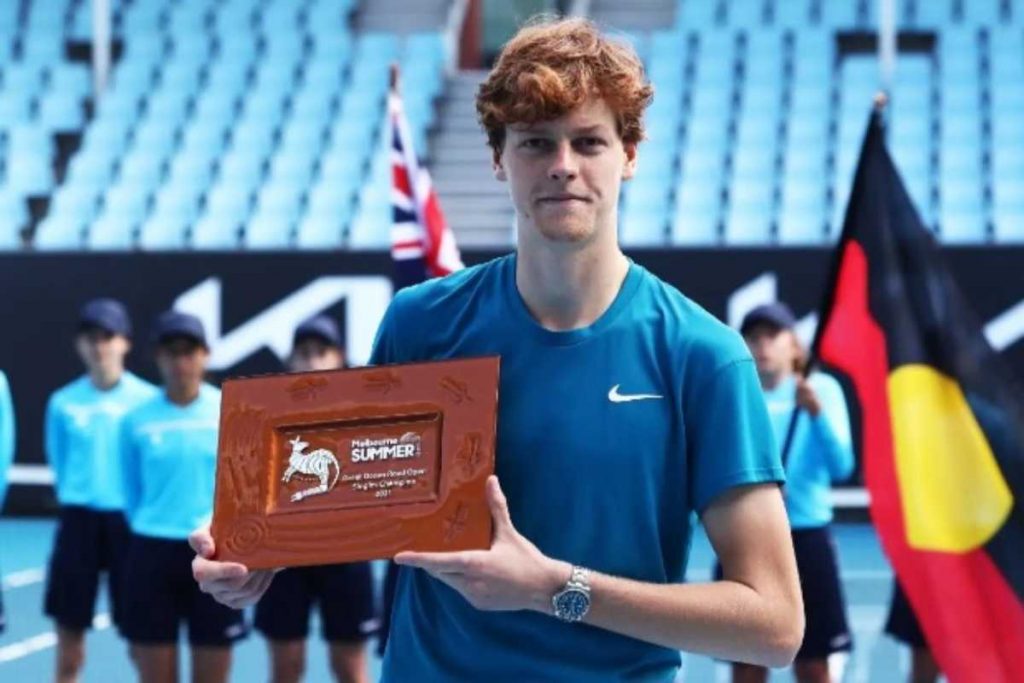 Jannik Sinner ha fatto la scelta: in campo con il Rolex più amato - Notizie.com