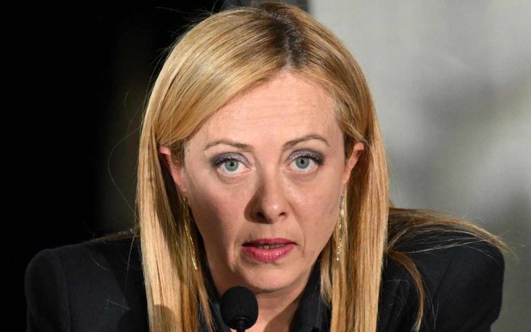La Premier Giorgia Meloni riceve a Palazzo Chigi le Iene - Notizie.com