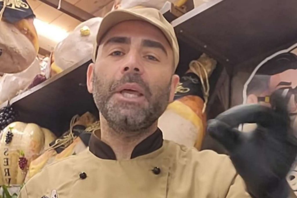 De Caprio, dedica commovente alla madre: "Questo è per te" [VIDEO]