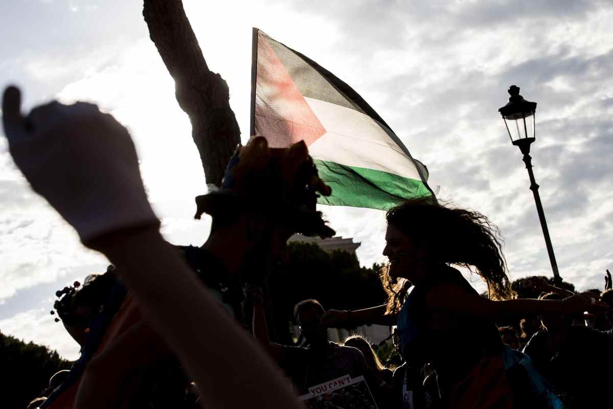 Corteo pro Palestina in città: tensioni tra manifestanti e forze dell ... Corteo pro Palestina in città: tensioni tra manifestanti e forze dell ...