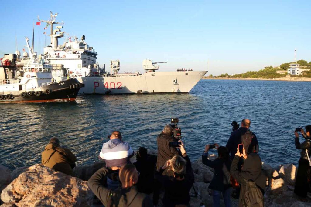 Centri in Albania, chi sono i primi migranti e quanto costa il viaggio ...