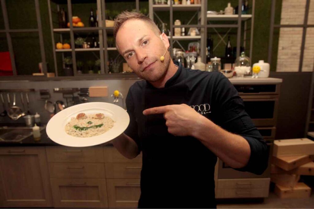 Il caso di Simone Rugiati: la lite con i vicini, la denuncia e il ...